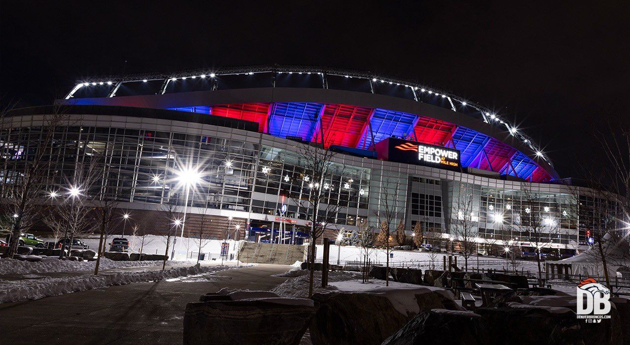 Broncos light up their stadium in Bills colors to…