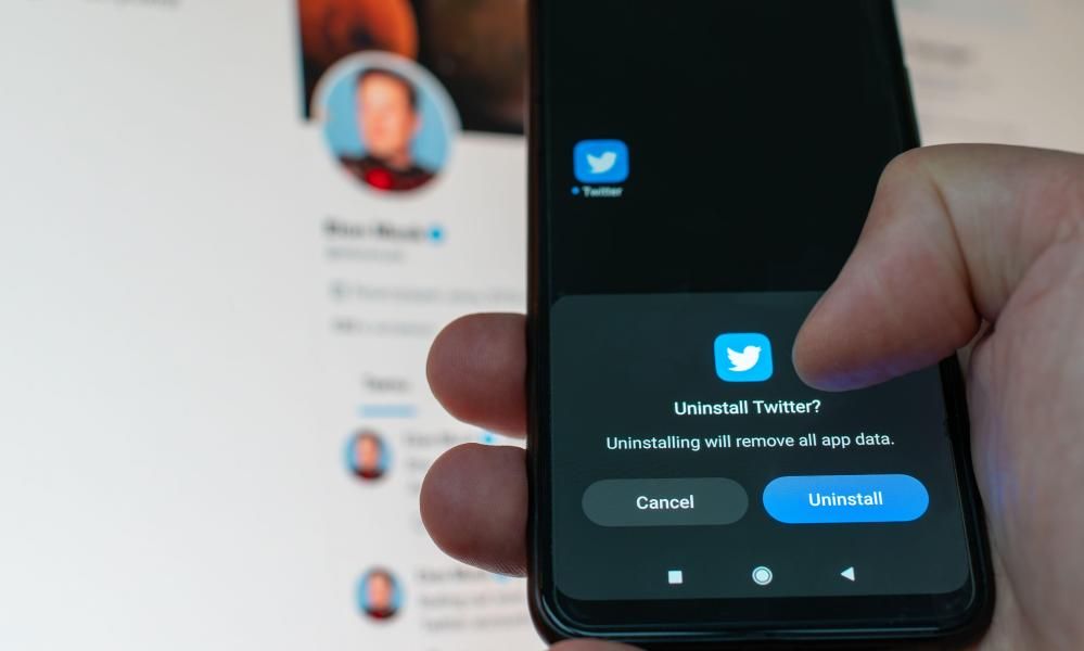 I’m horribly addicted to Twitter. Will Elon Musk save…
