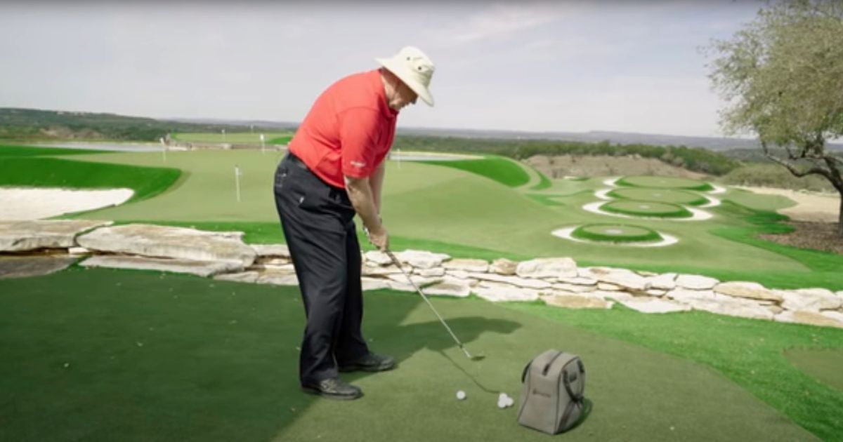 Golf coach Dave Pelz recreates iconic holes in garden…