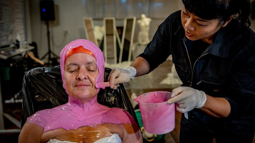 How Leisa Prowd is putting dwarfism and disability in…