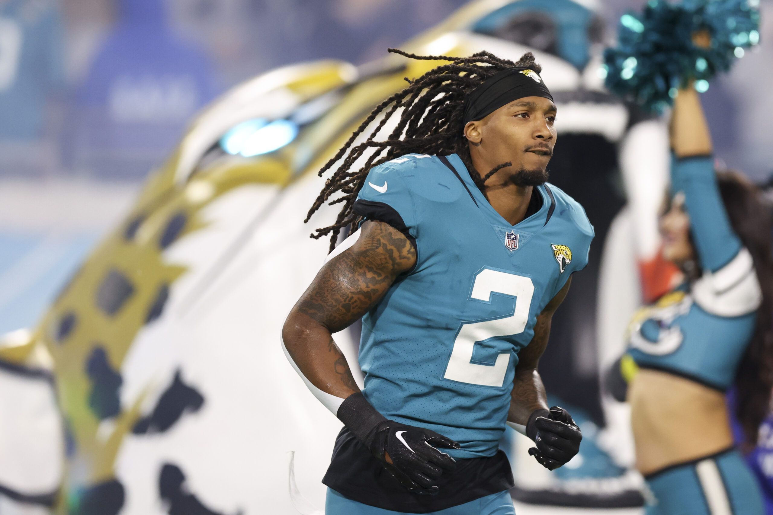 Rayshawn Jenkins forces fumble that Josh Allen returns…