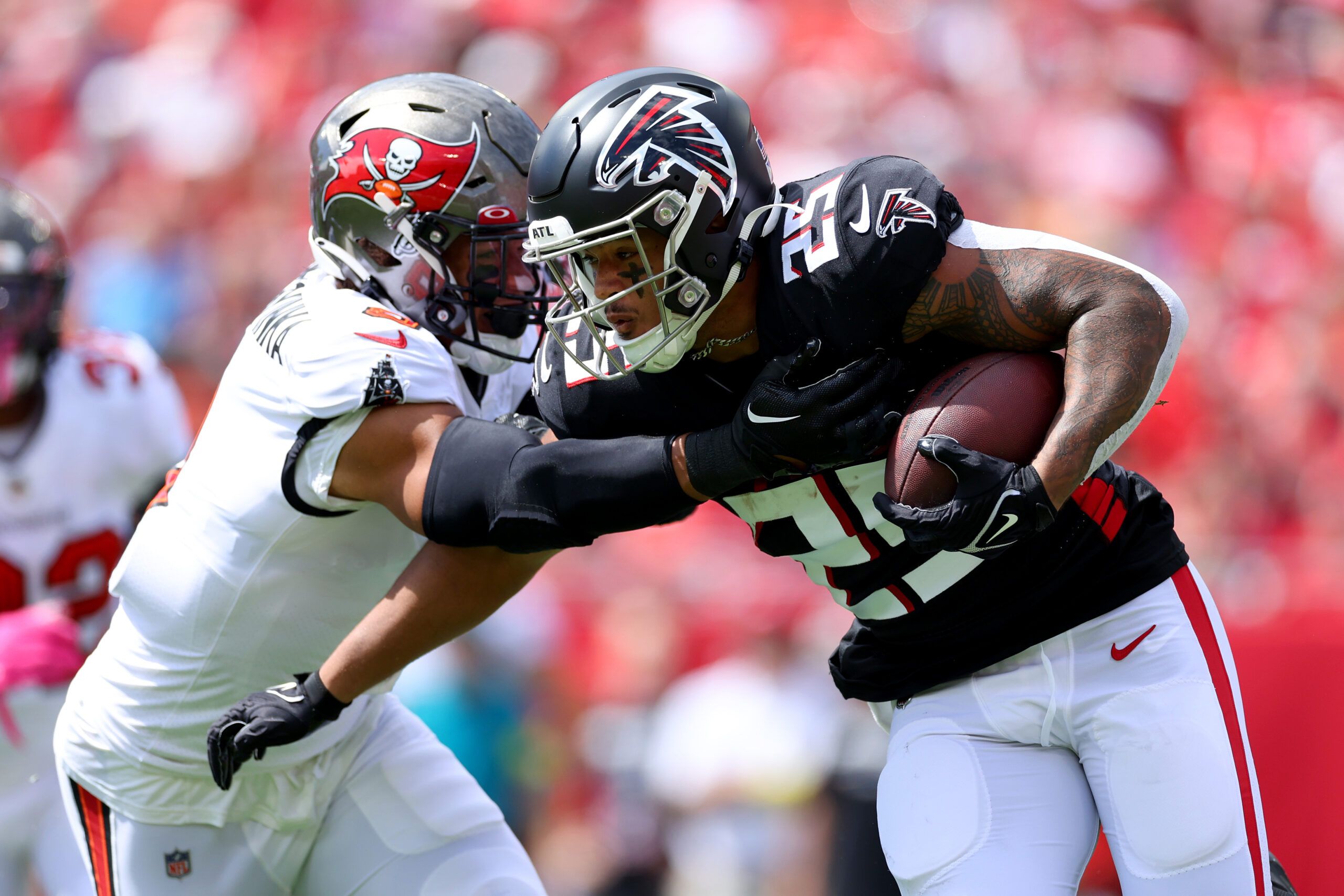 Falcons RB Tyler Allgeier needs 100 rushing yards vs.…