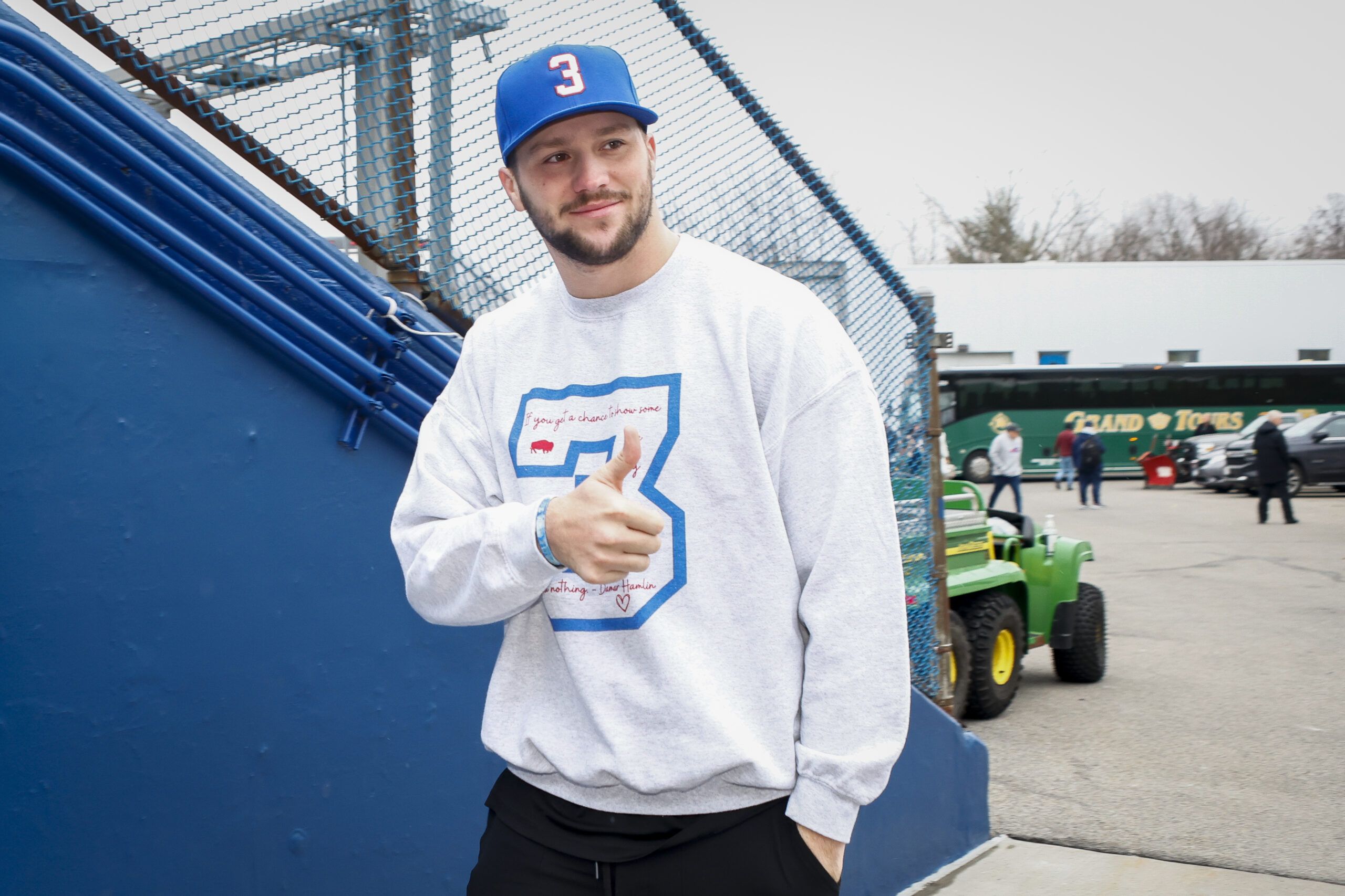 Damar Hamlin had the perfect tweet after seeing Josh…