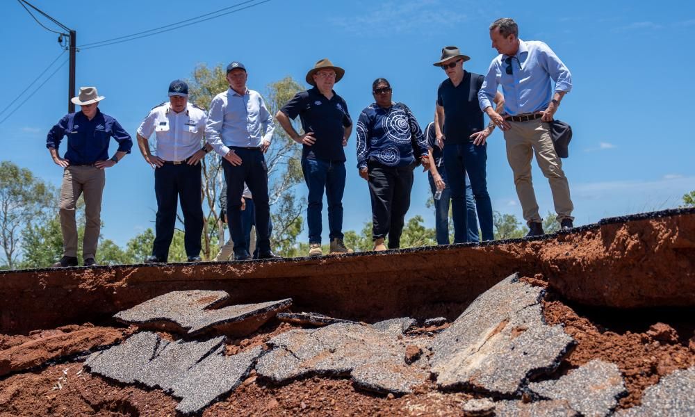 Defence personnel deployed to aid flooding recovery