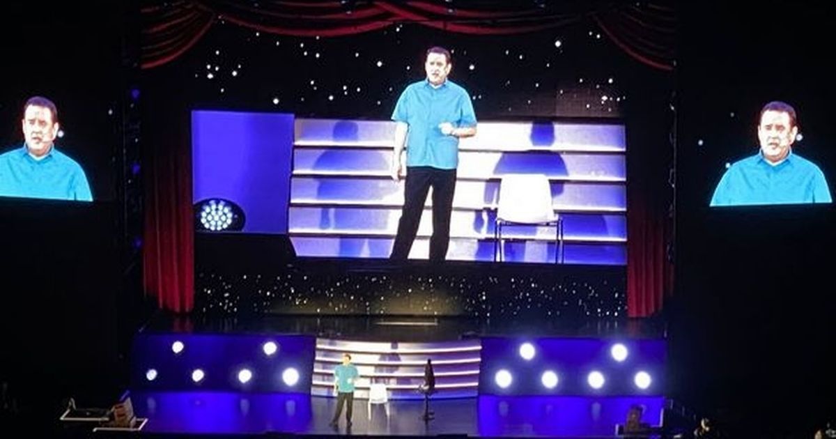Peter Kay divides fans as heckler is kicked out after…