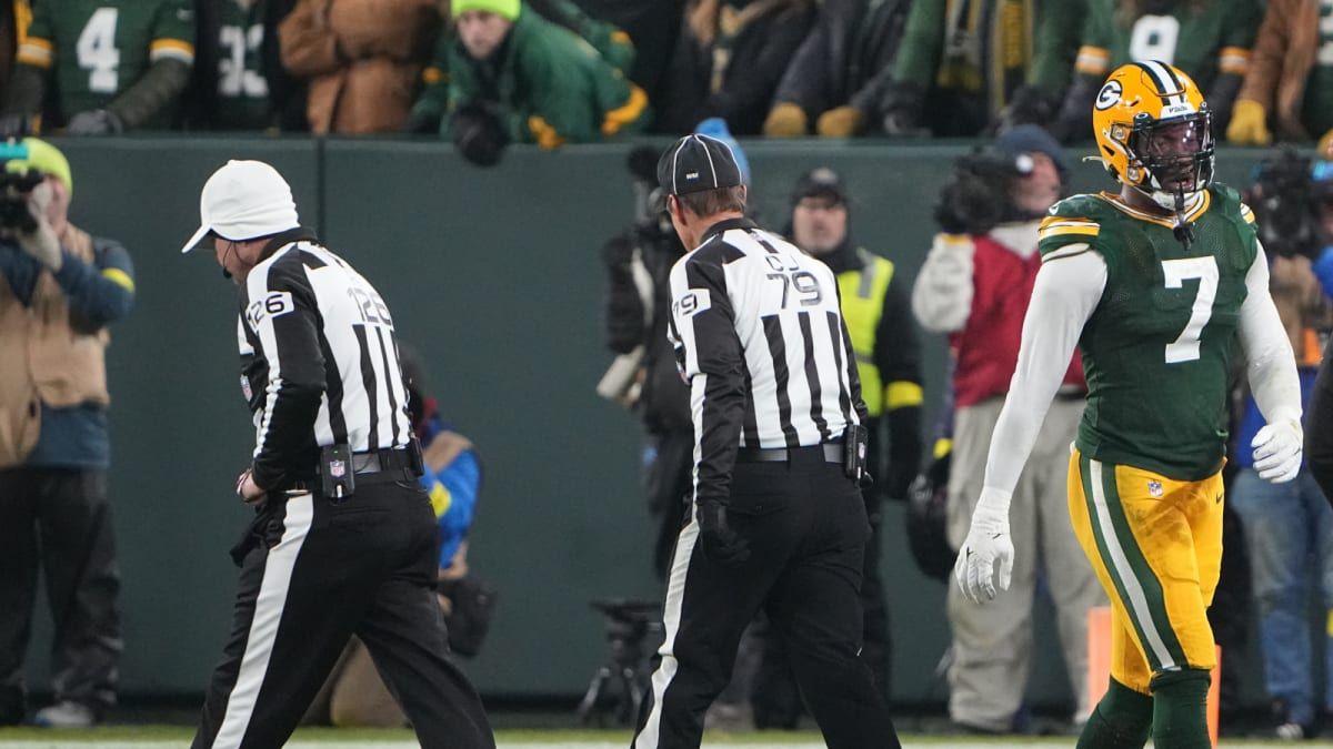 Packers’ Quay Walker Apologizes for Penalty, Ejection…