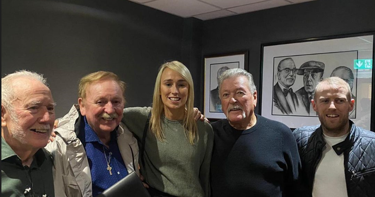 Stephanie Roche shares snap with Wolfe Tones and…