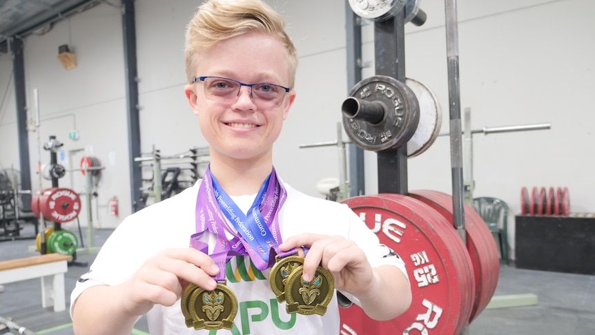 Teen powerlifting prodigy Luke Talley breaking…