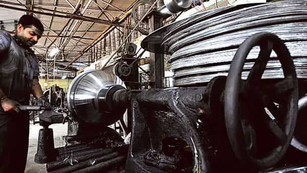 Hindalco Industries to raise funds for up to ₹700…