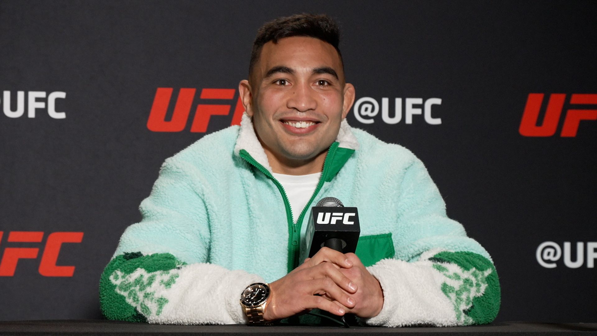 While sidelined with a broken hand, UFC’s Punahele…