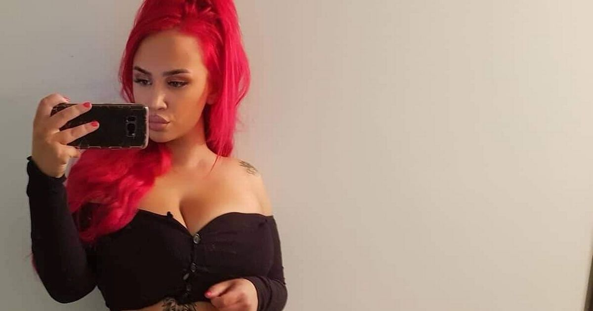 Womans Rare Condition Causes Breasts To Grow Four Bra 6016