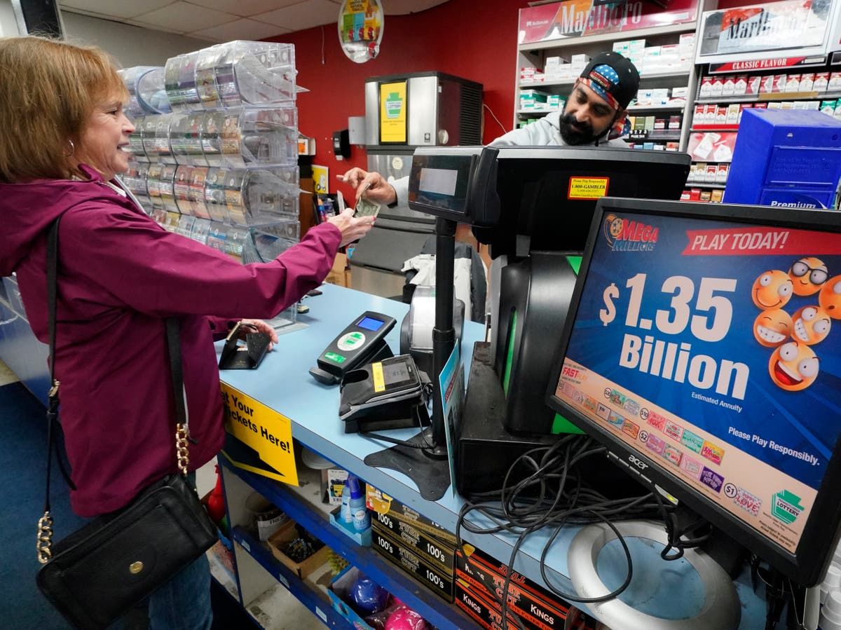 A single winning $1.35bn Mega Millions ticket has been…