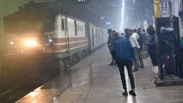 20 trains, six flights delayed due to low visibility,…