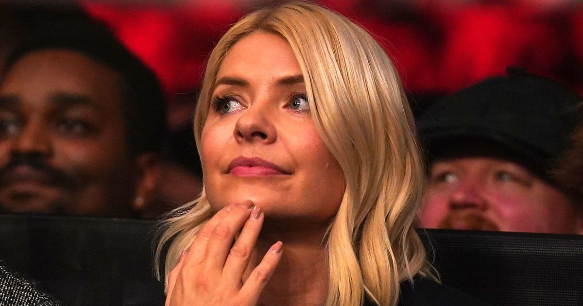 Holly Willoughby calls out pal Emma Bunton at boxing…