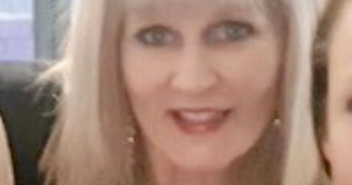 Mum's Apple Watch 'saved life' after sending alarming… Mum's Apple Watch 'saved life' after sending alarming…