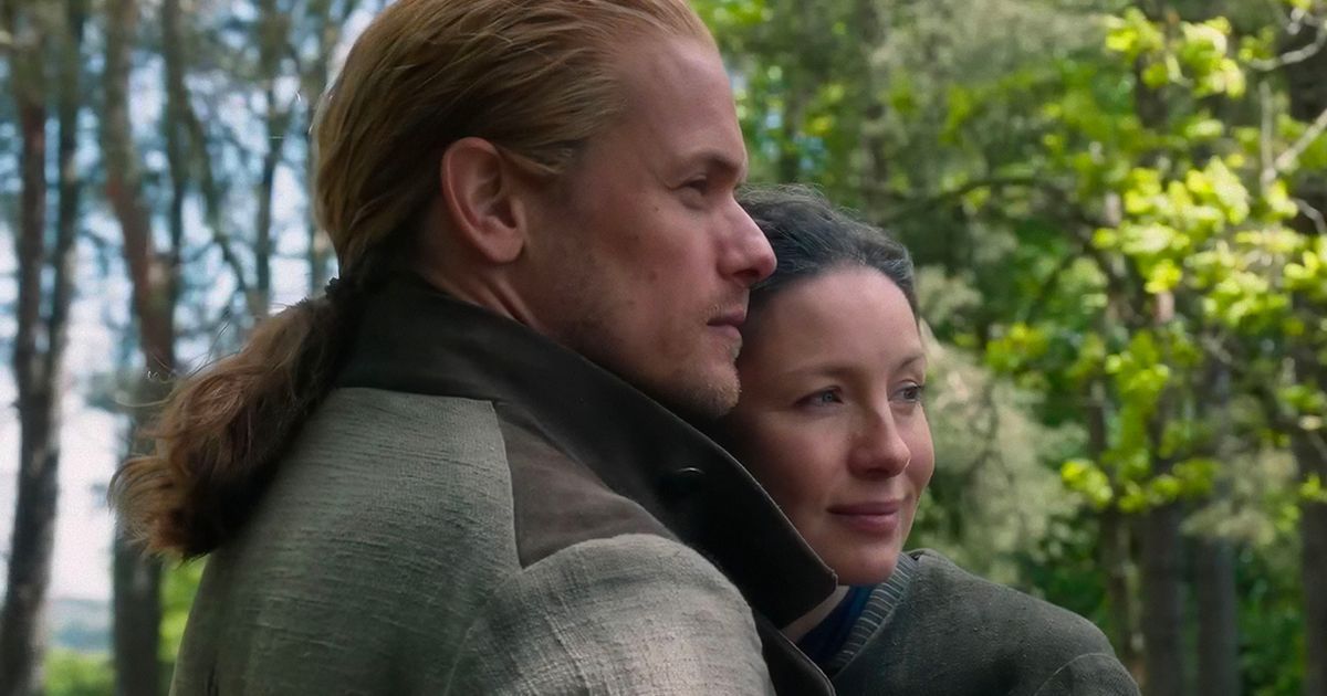 Outlander fans 'balling their eyes out' as emotional…