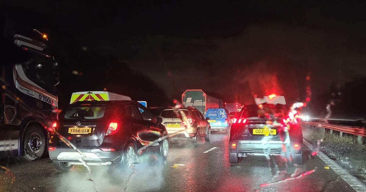 M57 chaos as two separate crashes bring traffic to a…