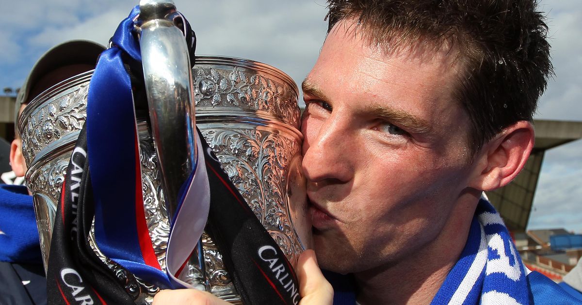 Former Linfield and Glentoran star calls time on…