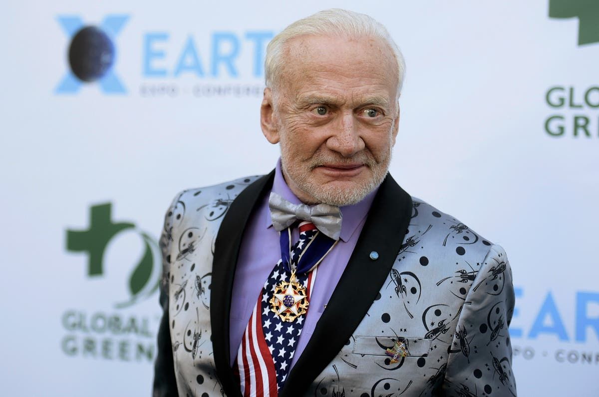 Astronaut Buzz Aldrin marries longtime love on 93rd…