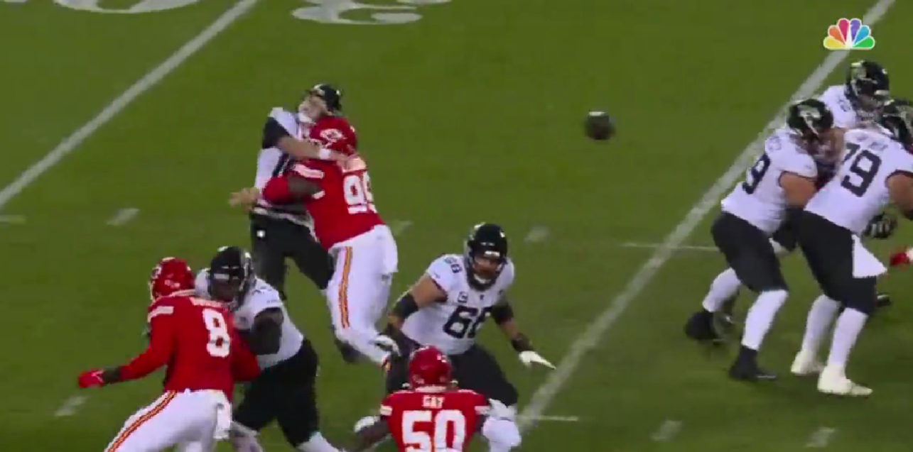 A big, unflagged hit on Trevor Lawrence had NFL fans…