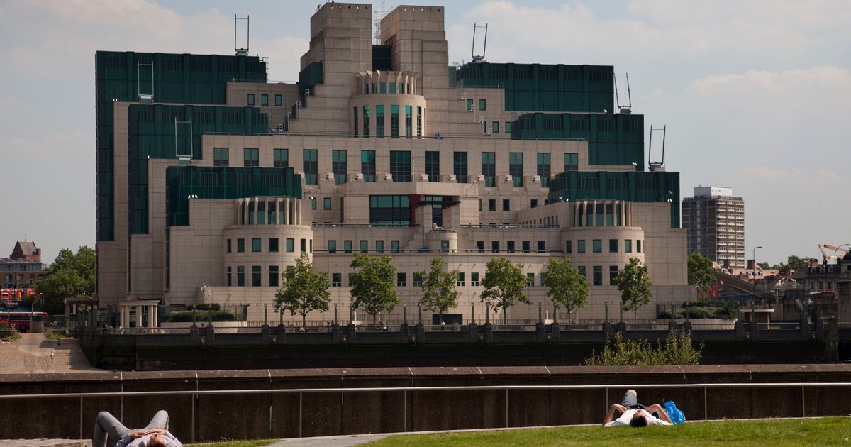 MI6 shuts down top-secret spy school after location…