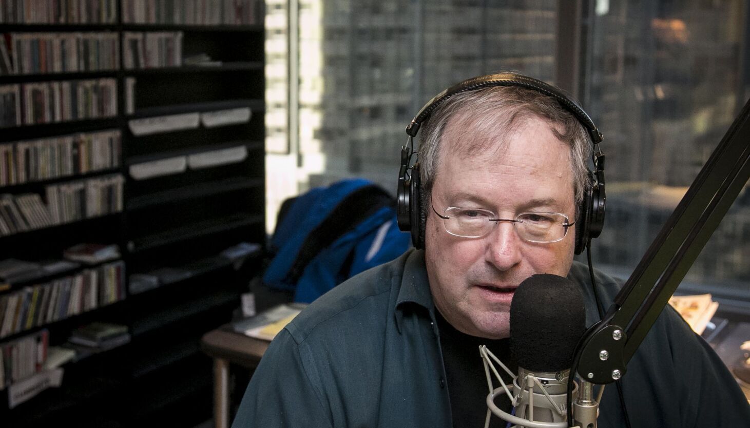 WXRT host Lin Brehmer dies at 68