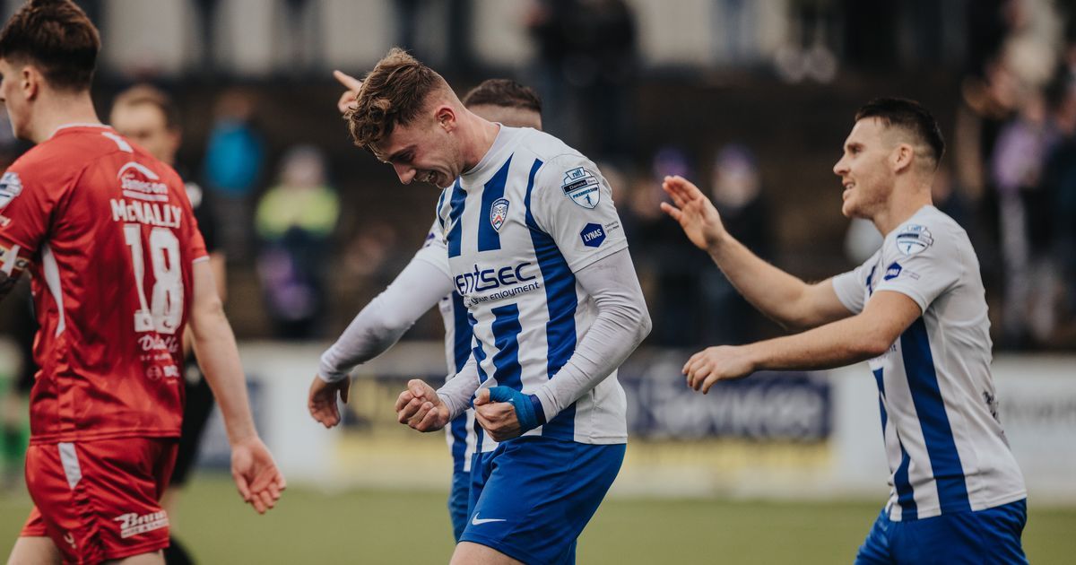 Matthew Shevlin adjusts his targets as he continues…