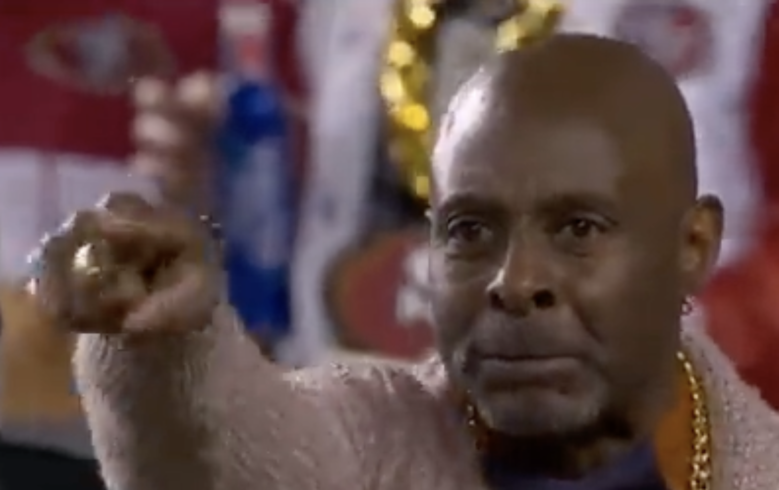 George Kittle hilariously fair-caught the 49ers’…