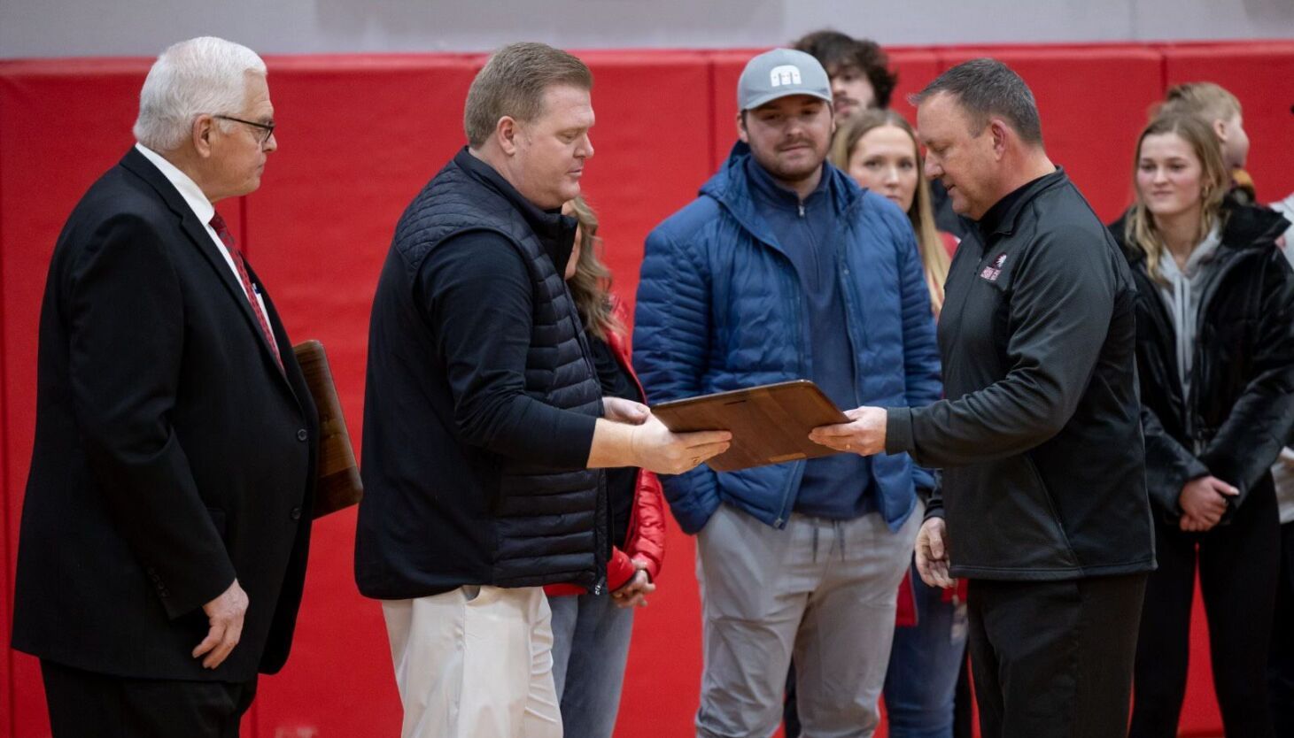 Aurora Christian honors Davidson family in emotional…