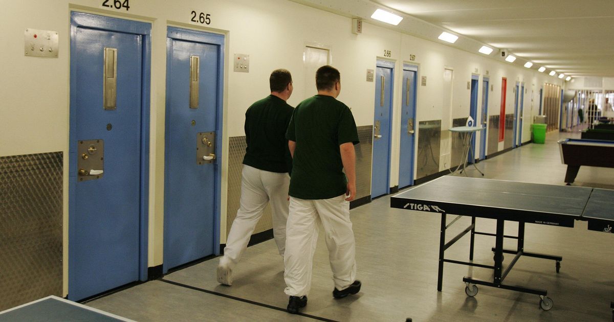 Nearly one in 10 Scots prisoners have links to…