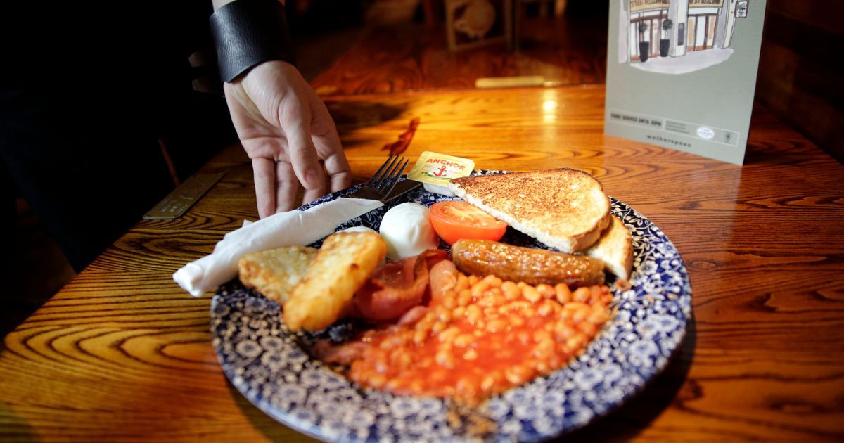Wetherspoons chef shatters microwave myth offering…