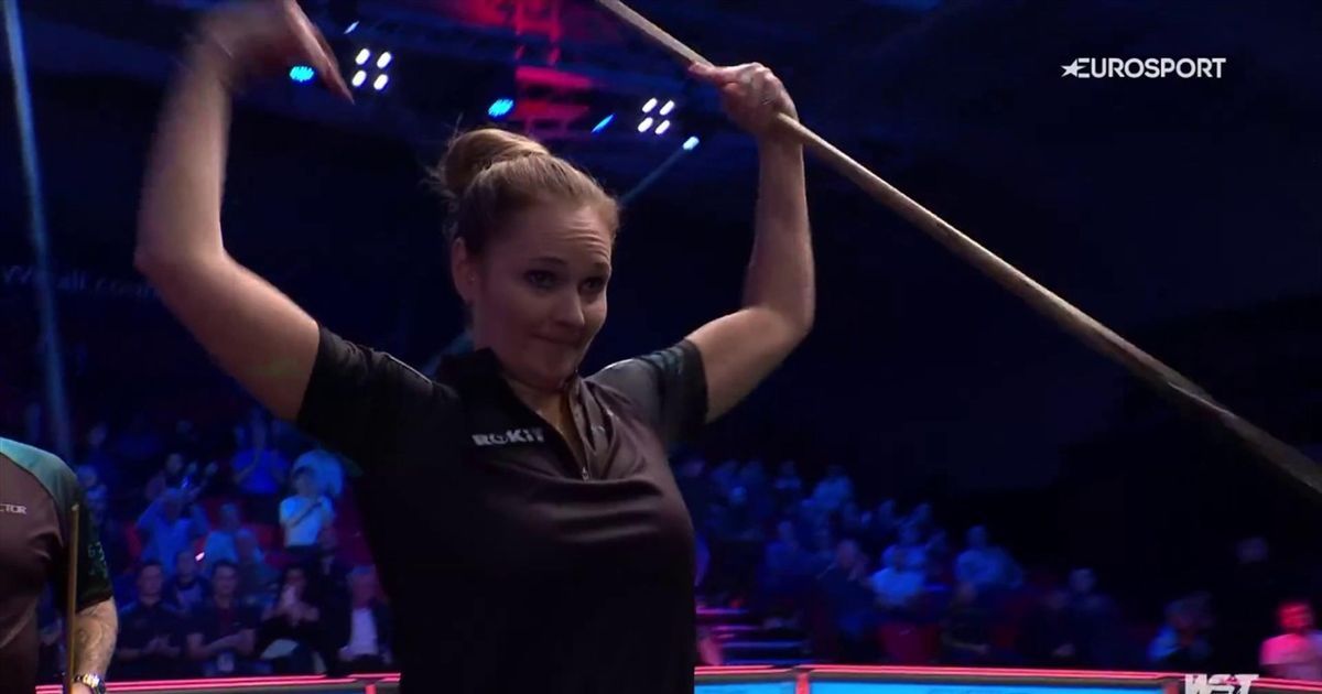 Reanne Evans makes history with Snooker Shoot Out…