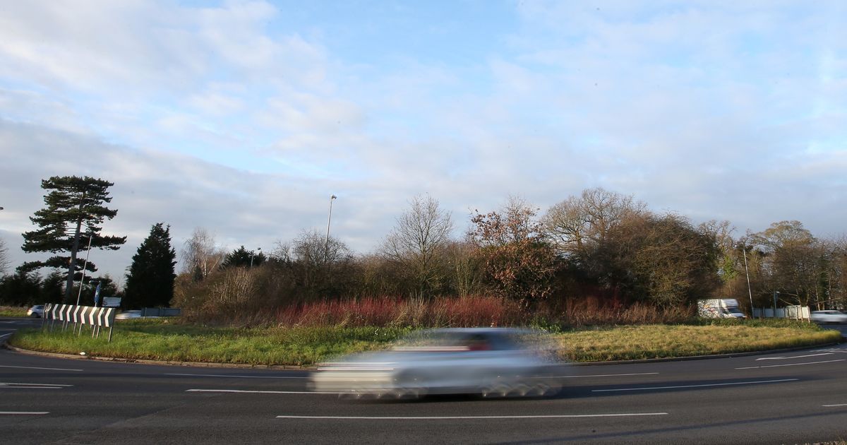 Knife and laughing gas found at scene of A52 car crash