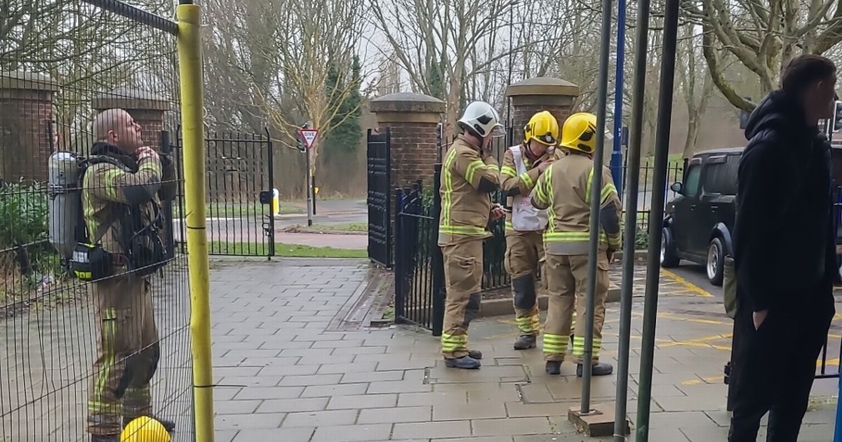 Fire crews in Hartcliffe and residents told to stay…