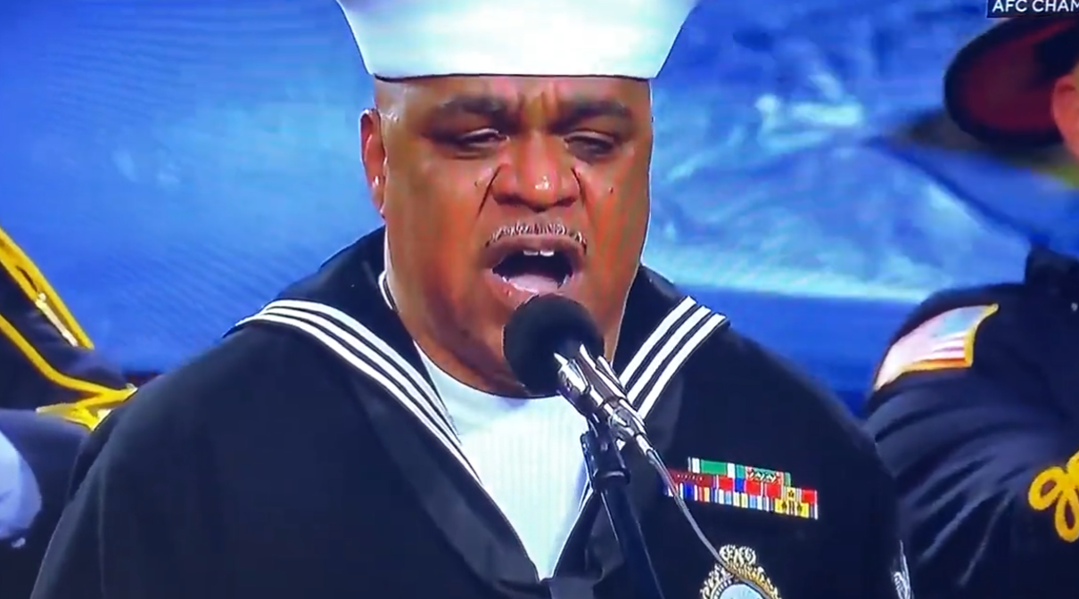 Navy Veteran’s stunning national anthem performance…