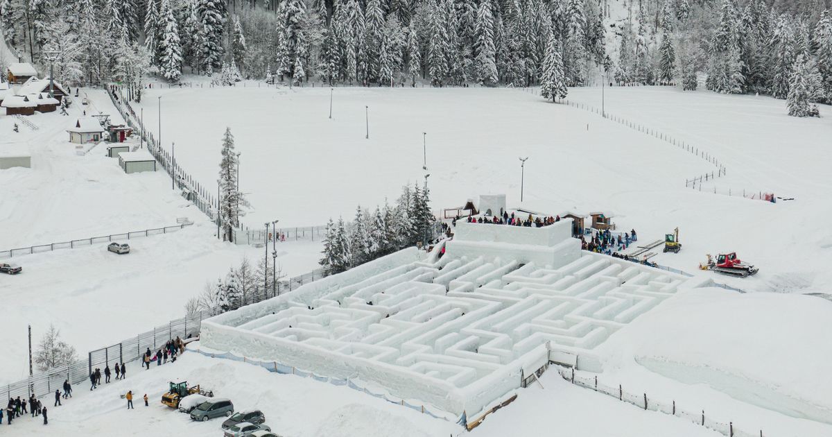 World's largest ice labyrinth is bigger than 15 tennis…