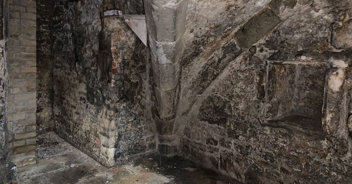 Spooky secret crypt and tunnels from 800 years ago…