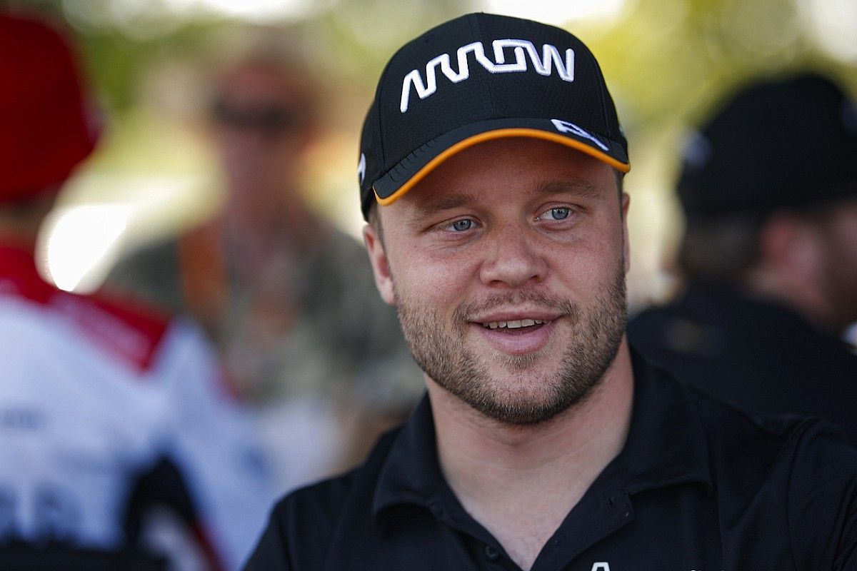 Rosenqvist won’t let 2024 Palou speculation distract…