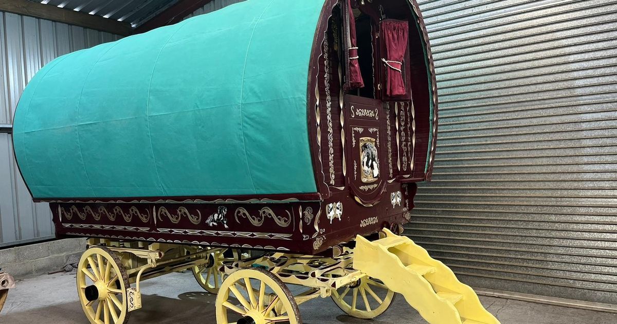 A woman restored this beautiful Romany caravan in…