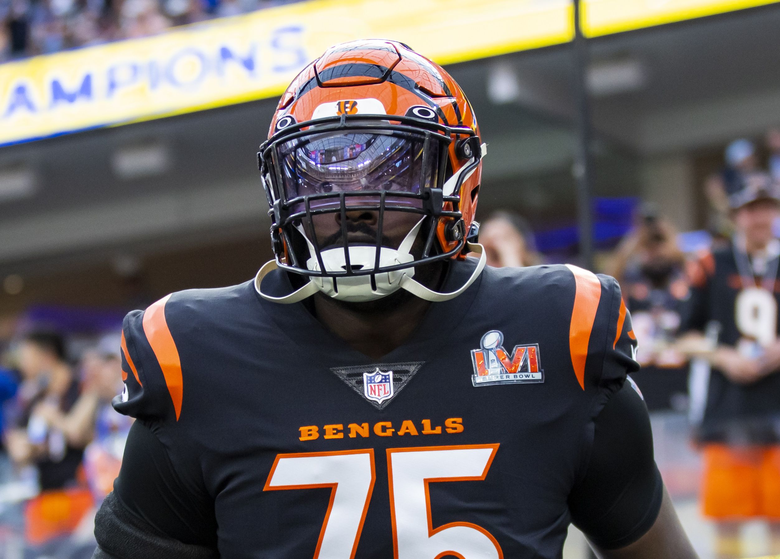 Broncos sign OT Isaiah Prince to reserve/future…