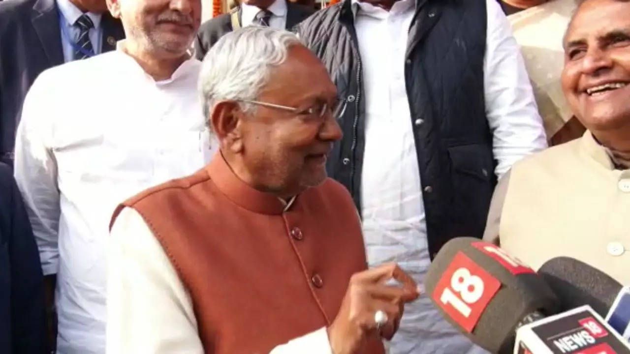 Abusive language by Bihar IAS officer K K Pathak:…