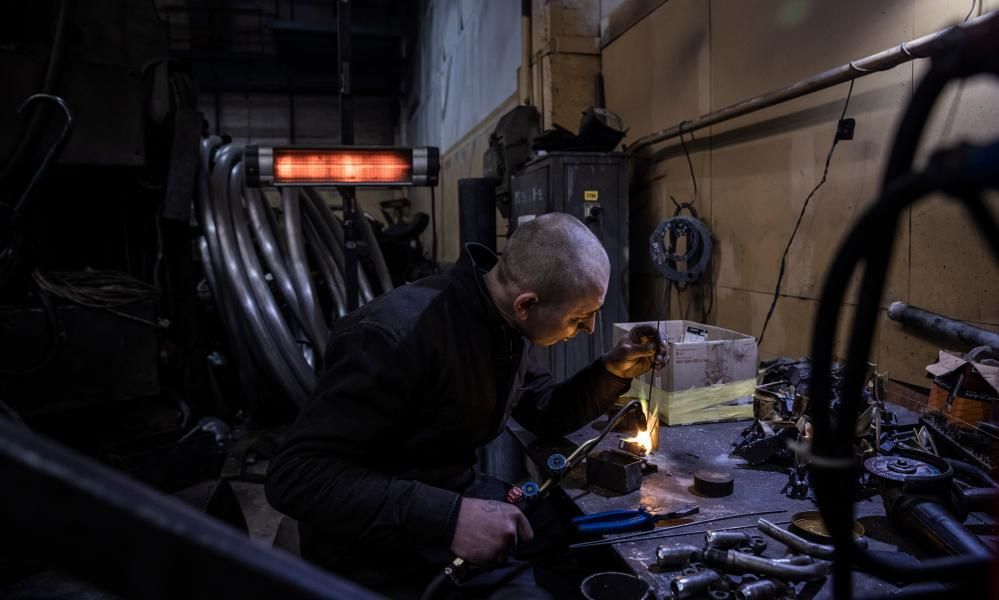 The Ukraine repair shop: where Russian tanks go to…