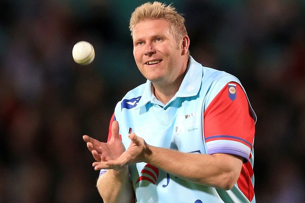 Ex-England and Yorkshire seamer Matthew Hoggard pulls…