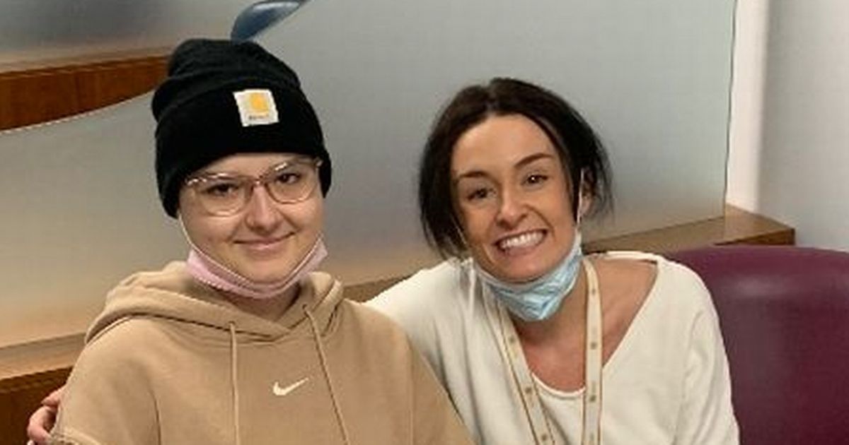 Teen girl's heartbreaking cancer relapse after beating…