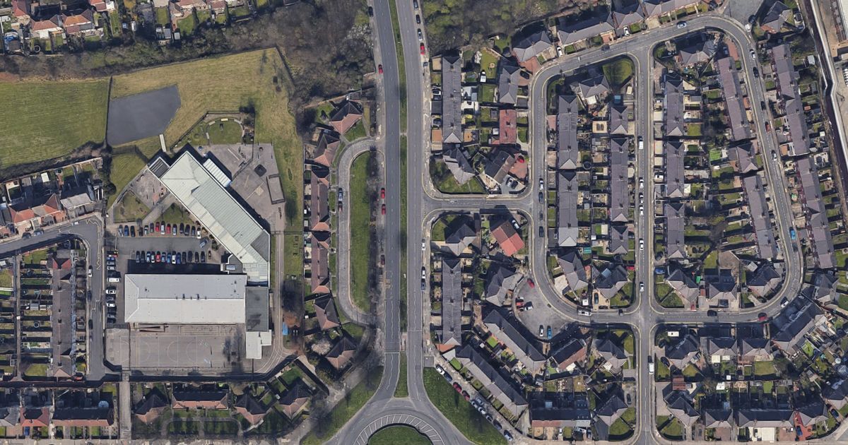 Teen has jaw broken by men with metal bar in…