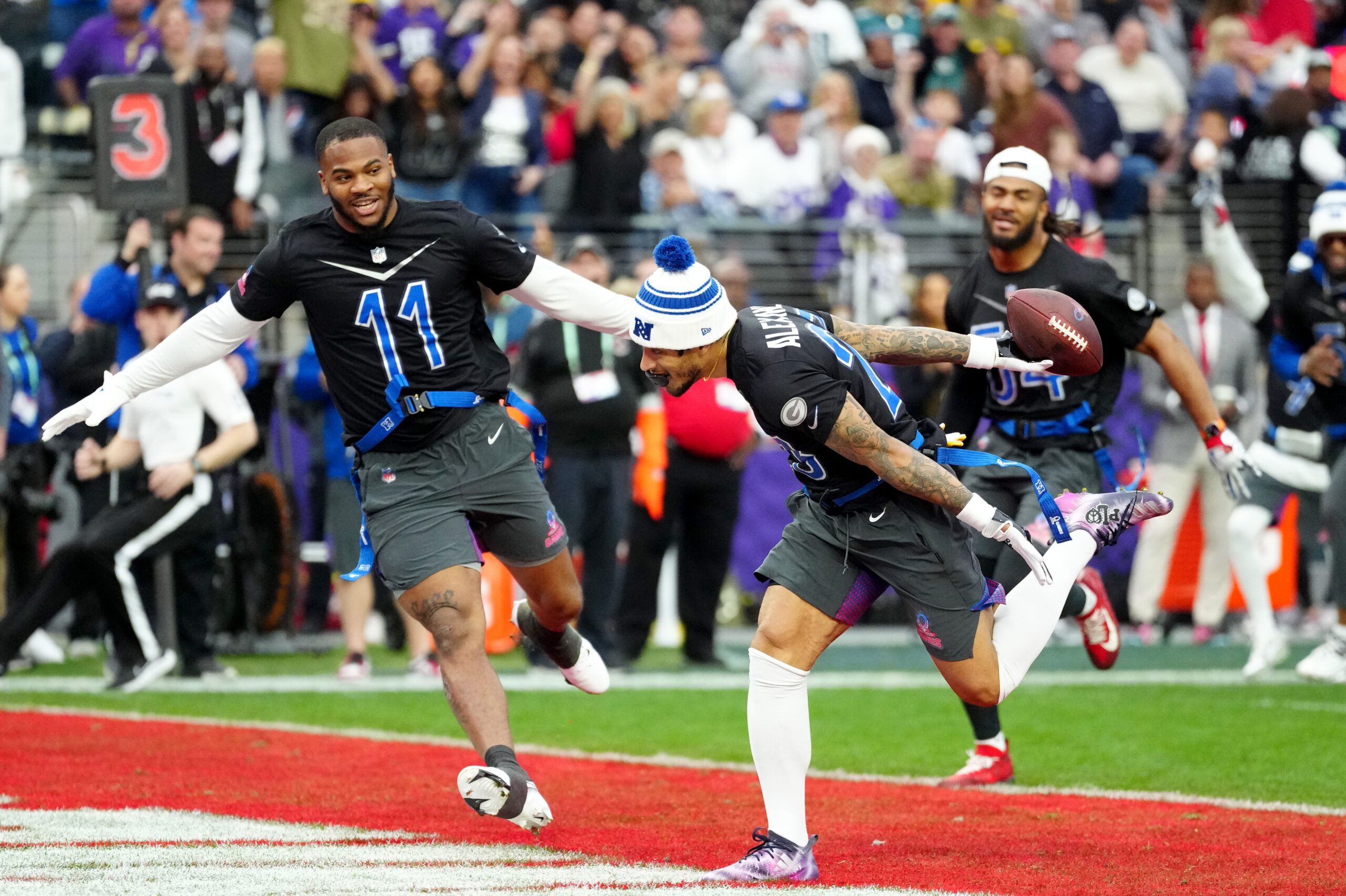 Watch: Packers CB Jaire Alexander snags pick-six…