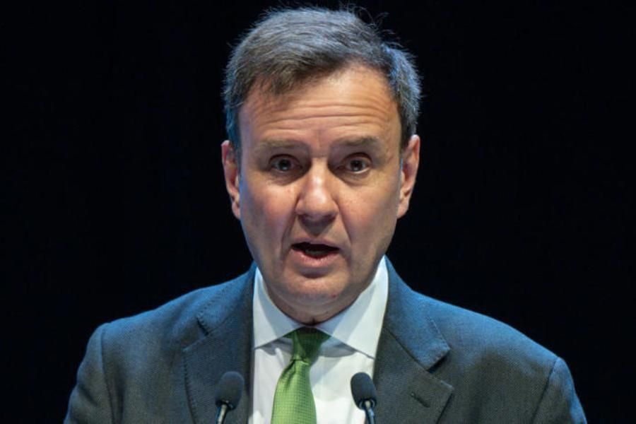 Who is Greg Hands? Polyglot former banker takes top…