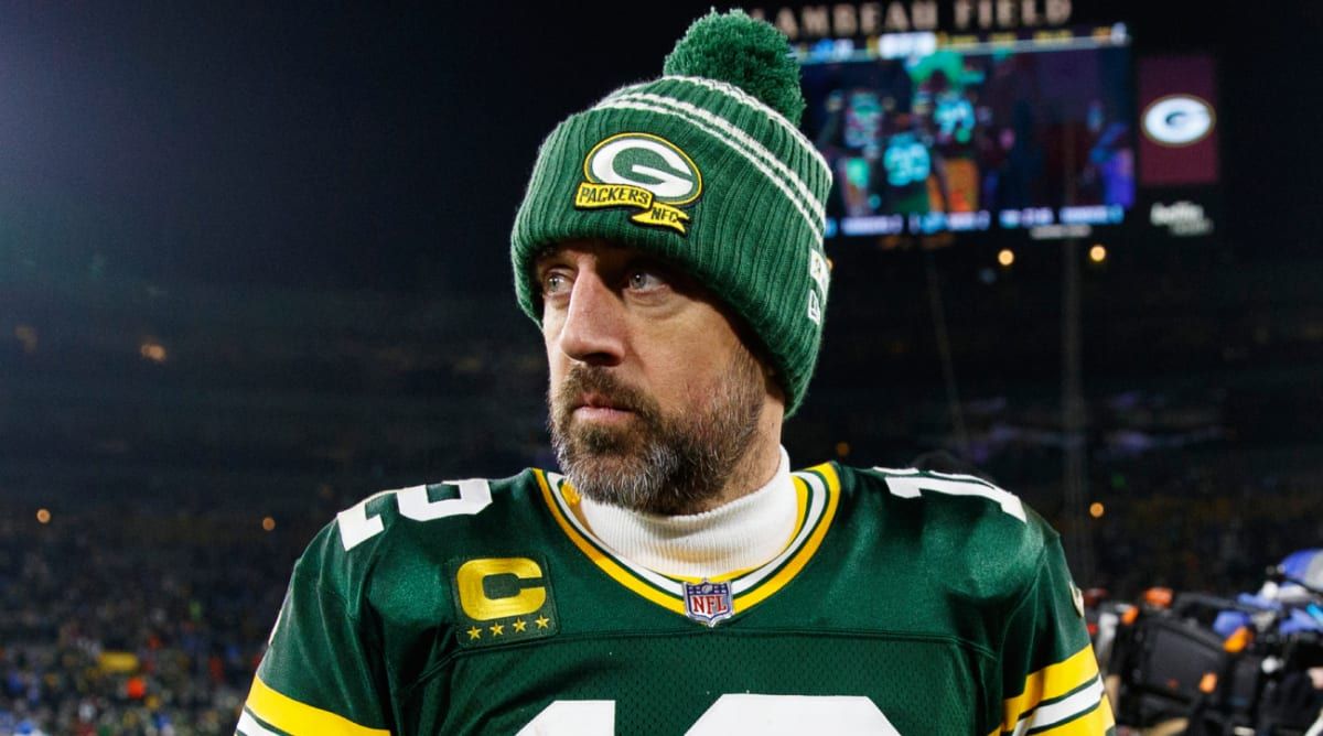NFL Fans Had Lots of Jokes About Aaron Rodgers'…