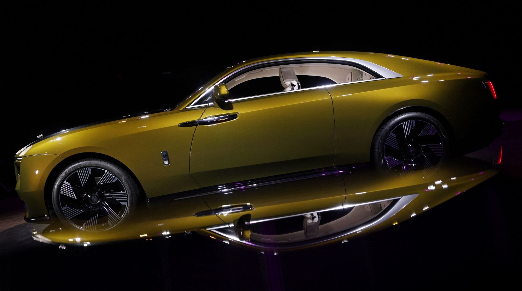 First Drive: The Electric Rolls-Royce Spectre Is a…