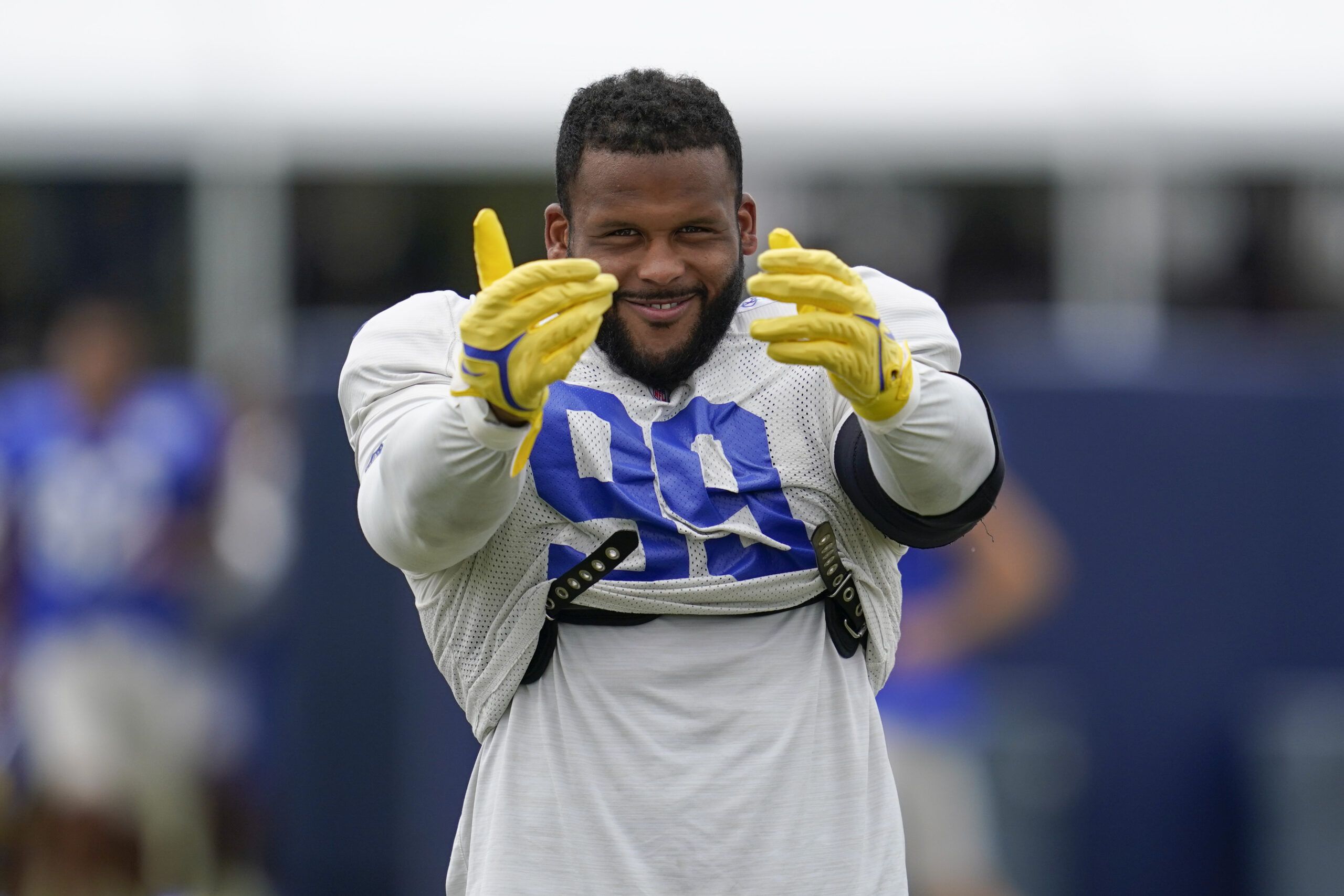 Aaron Donald looks ripped and ready for 10th season:…